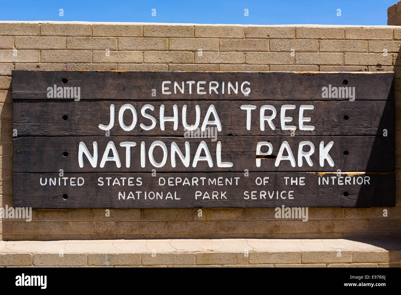 Joshua tree national park sign hi-res stock photography and images - Alamy