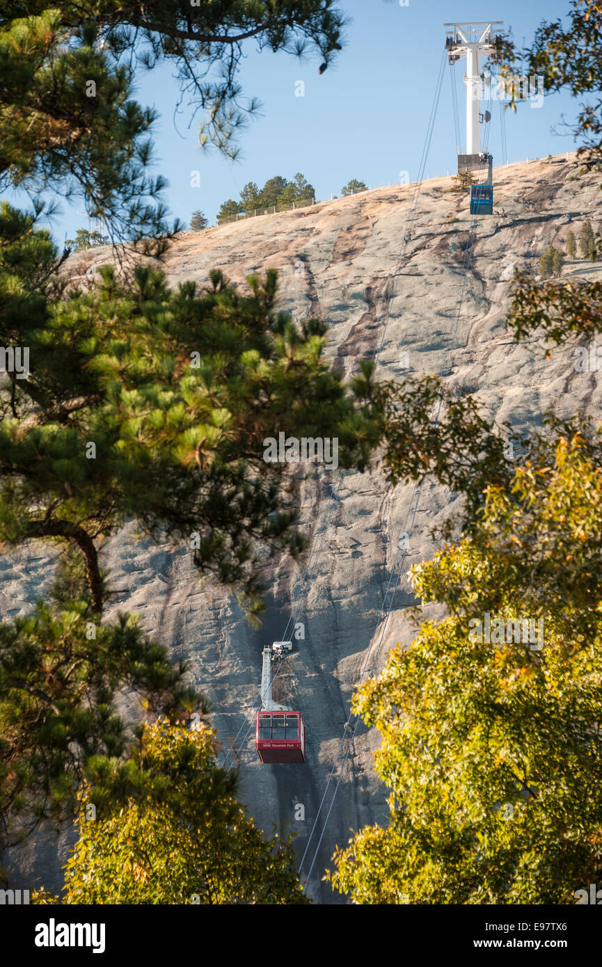 Skyride cable cars at Stone Mountain Park near Atlanta, Georgia, USA ...