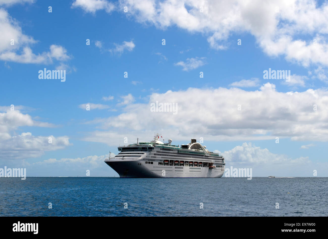 Under sea boat hi-res stock photography and images - Alamy