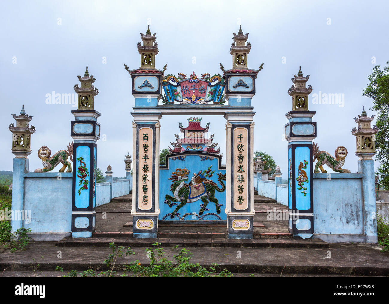 Entrance wall to family grave plot at cemetery in Vietnam Stock Photo ...