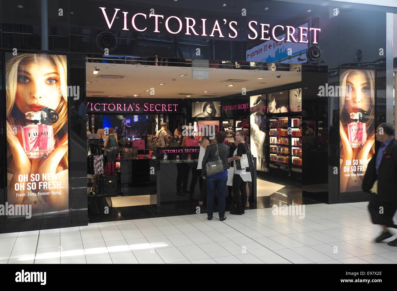 sydney airport departure lounge terminal 2 concourse area with shops ...