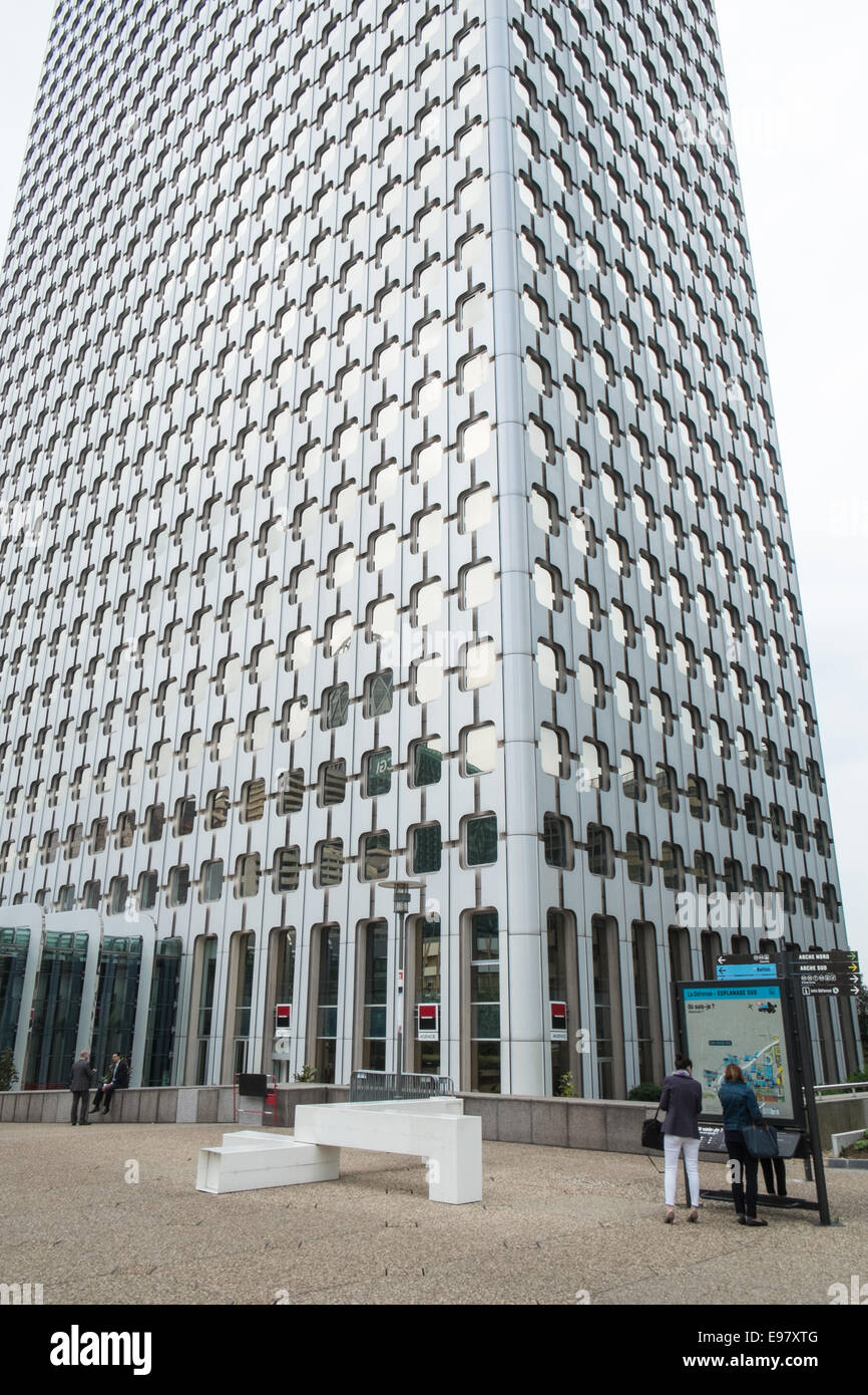 Ariane at paris la defense hi-res stock photography and images - Alamy