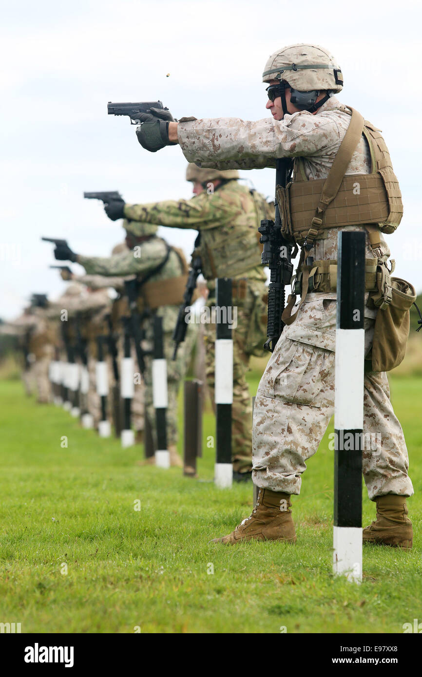 Live fire range hi-res stock photography and images - Alamy