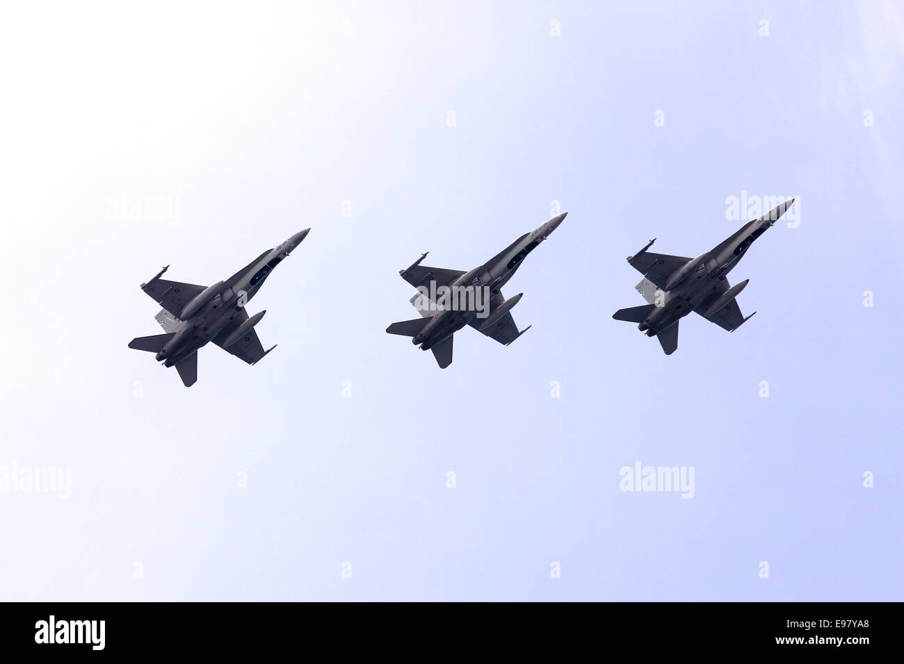 Military aircraft formation hi-res stock photography and images - Alamy