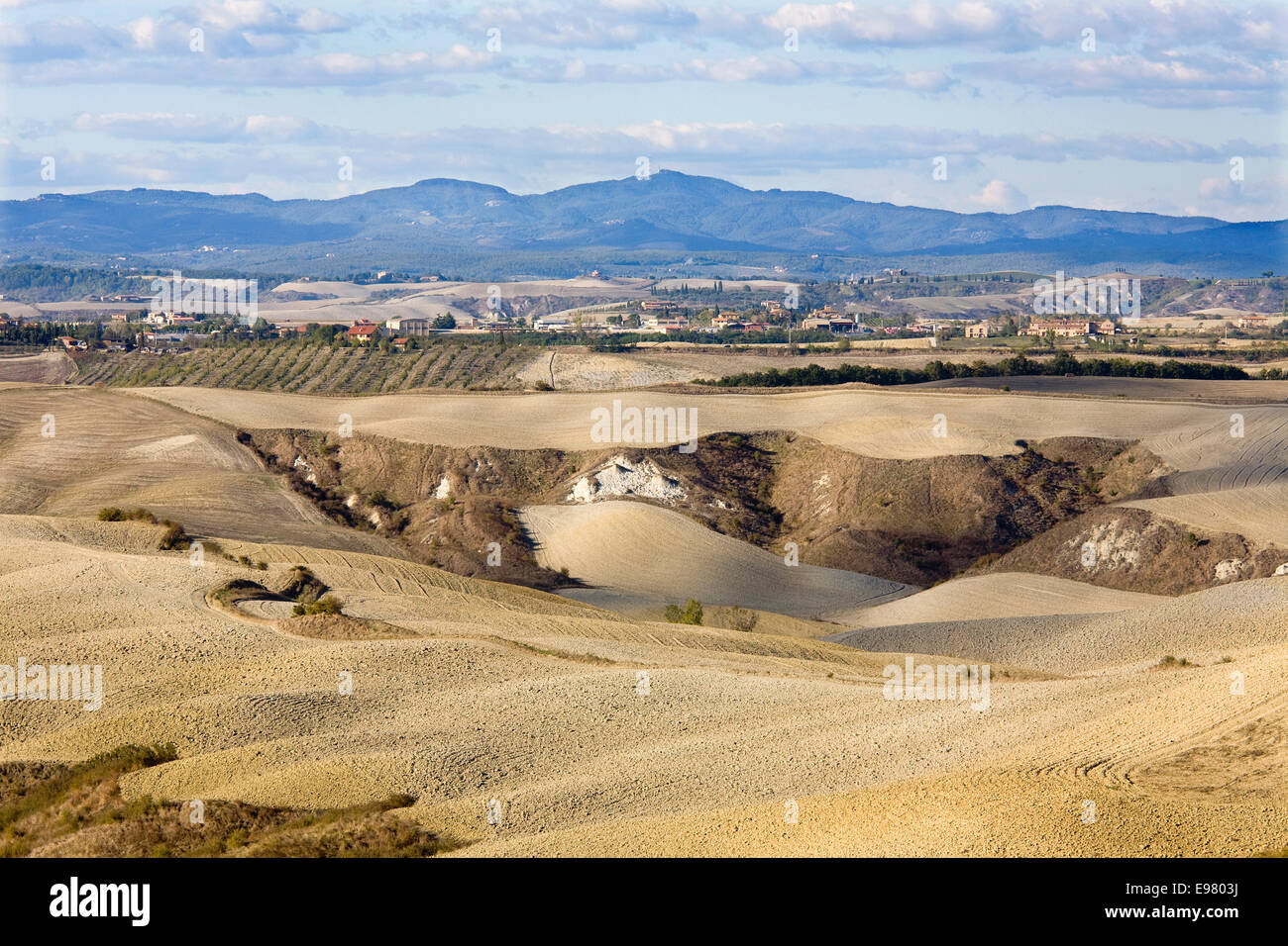 europe, italy, tuscany, siena, crete senesi, landscape Stock Photo - Alamy