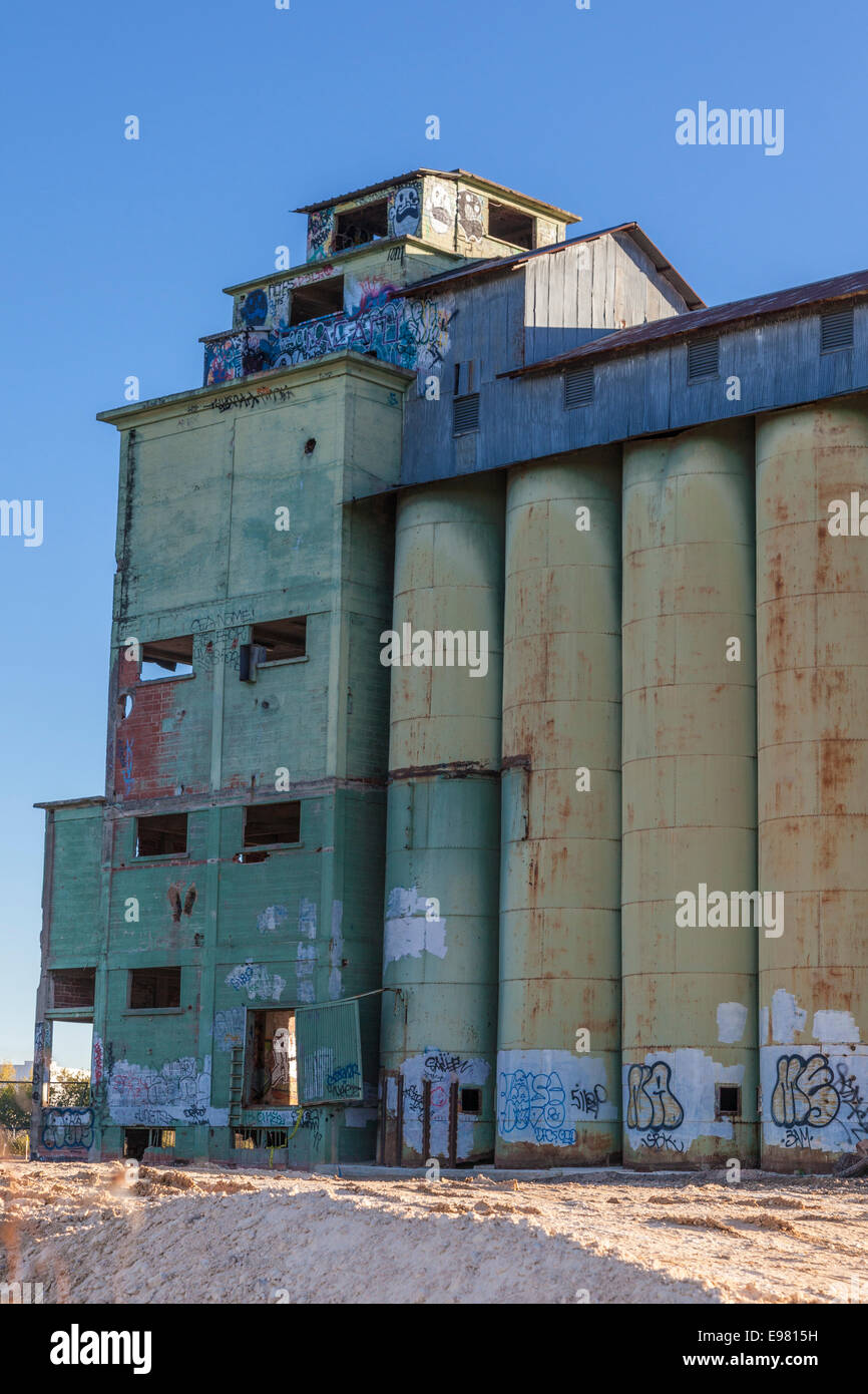 Abandoned Grain Silos at Big Tex Grain Site in San Antonio. Silos are ...