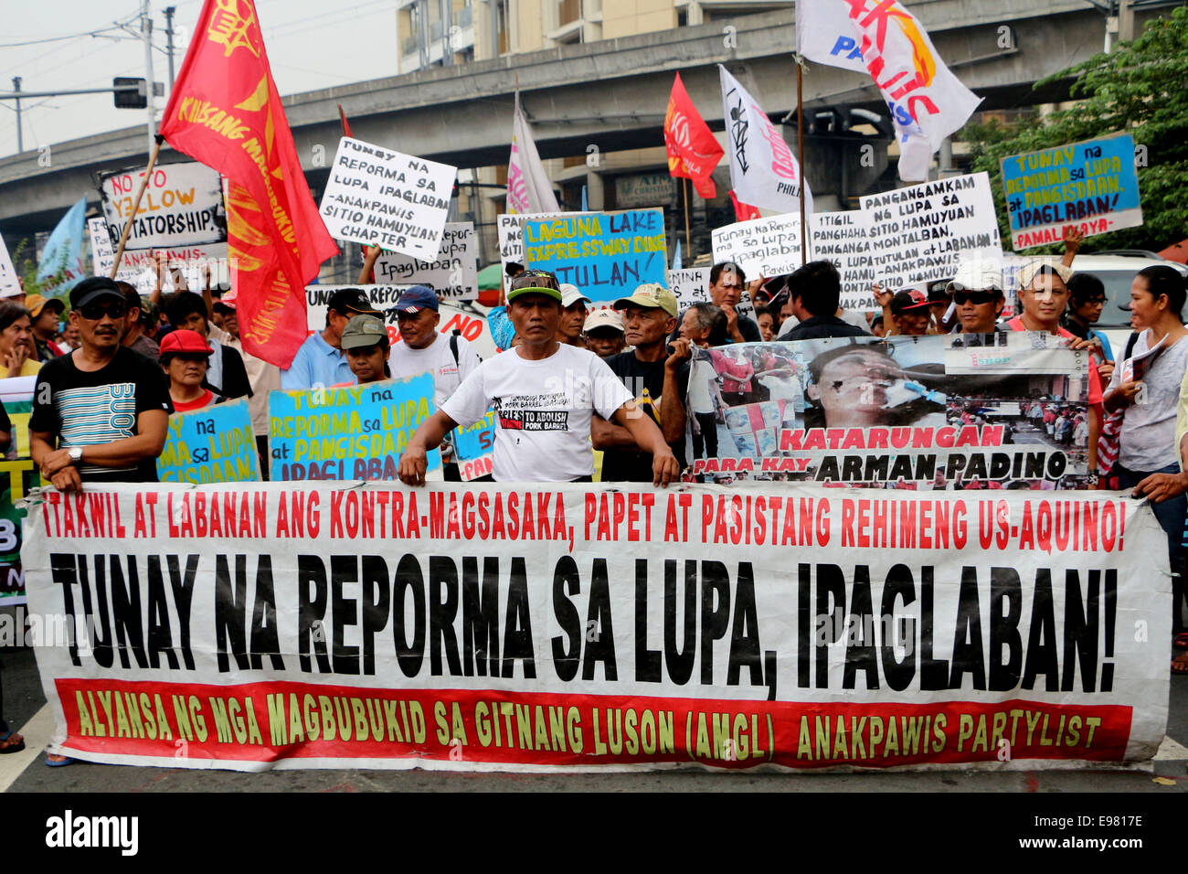 Manila City, The Philippines. 21st Oct, 2014. Farmers led by militant peasant group Kilusang ...