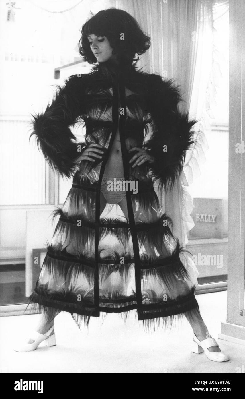 Euro live Black and White Stock Photos & Images - Alamy