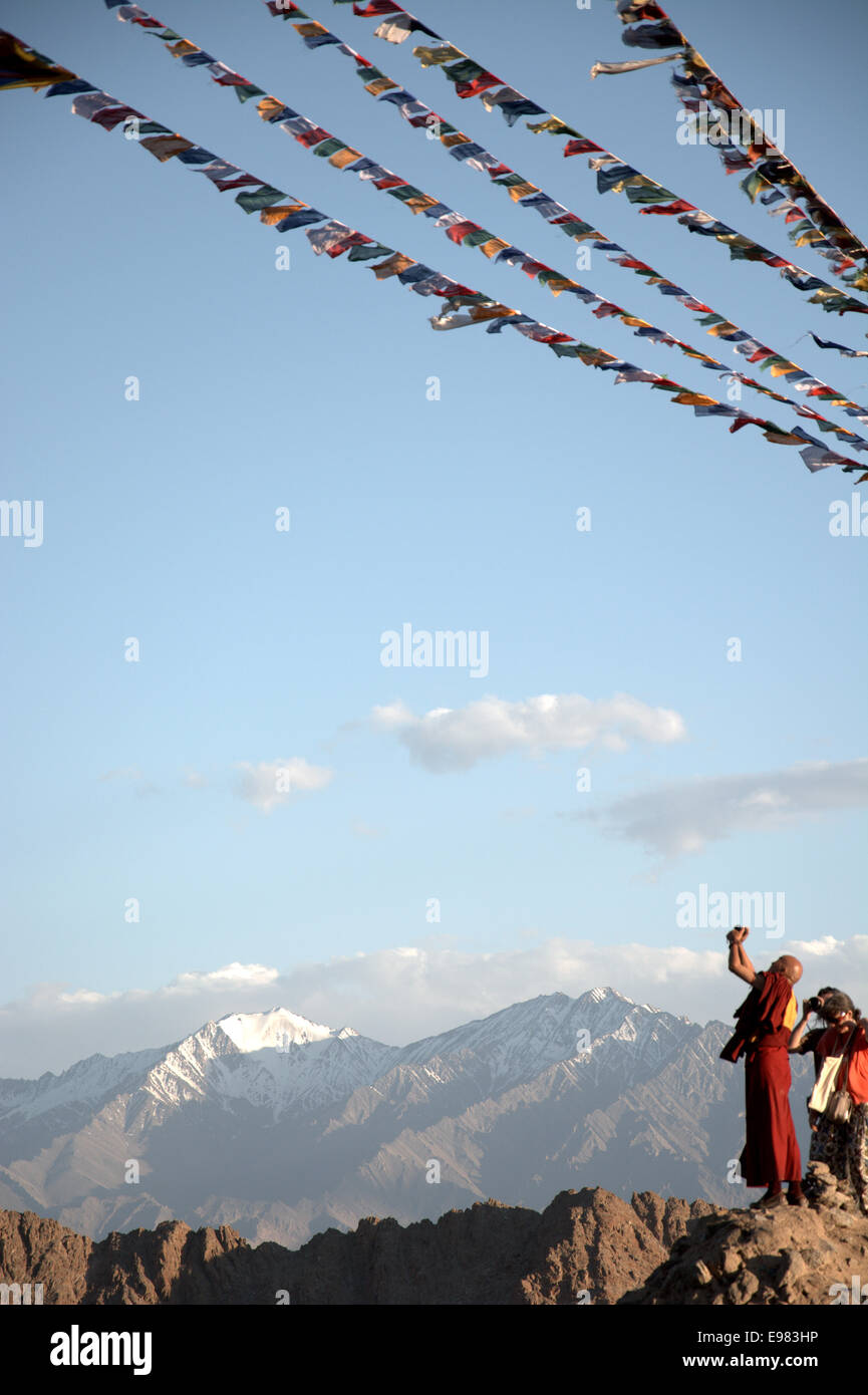 India ladakh leh prayer flags hi-res stock photography and images - Alamy