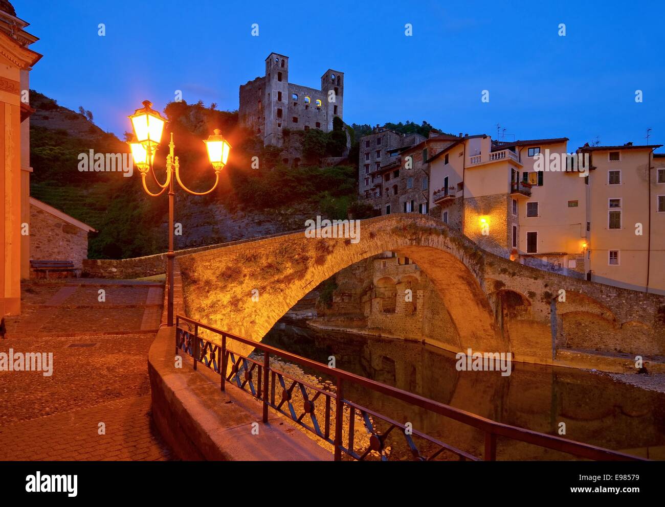 Dolceacqua liguria italy hi-res stock photography and images - Alamy