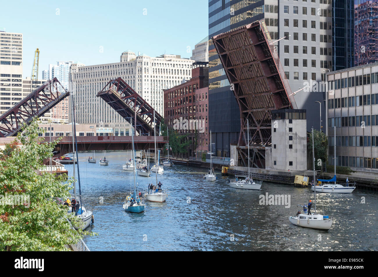 Chicago river architecture tours hi-res stock photography and images ...