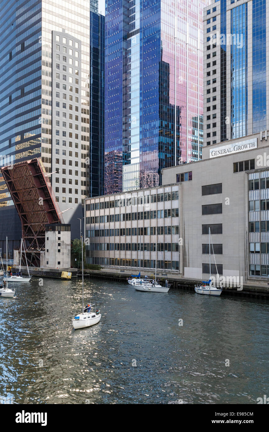 Chicago river architecture tours hi-res stock photography and images ...