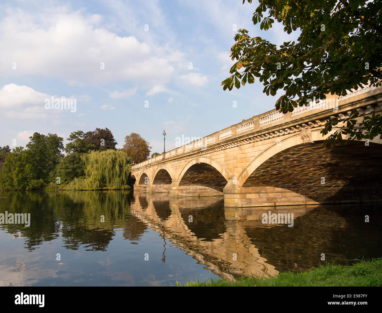 Bridge over the Serpentine Lake, Hyde Park, London Stock Photo - Alamy