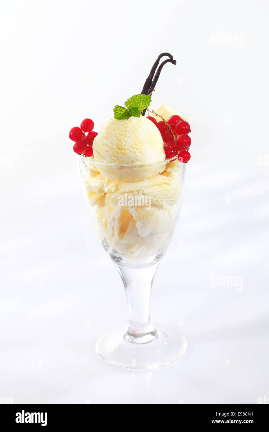 Vanilla pods in glass hi-res stock photography and images - Alamy