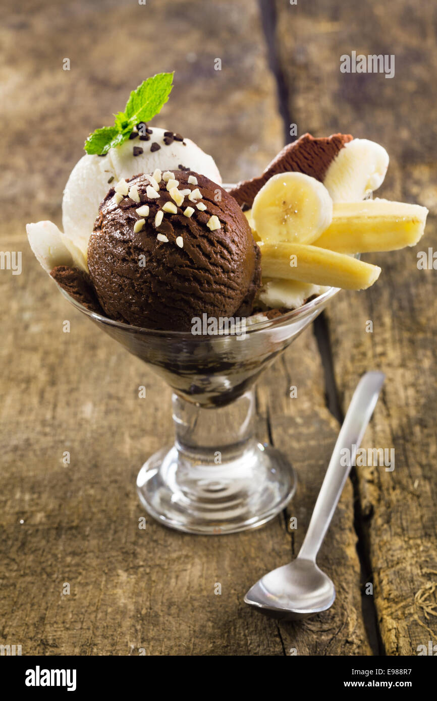 Banana split chocolate hi-res stock photography and images - Alamy