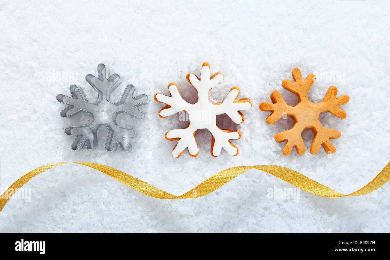 Christmas cookies in gold hi-res stock photography and images - Alamy