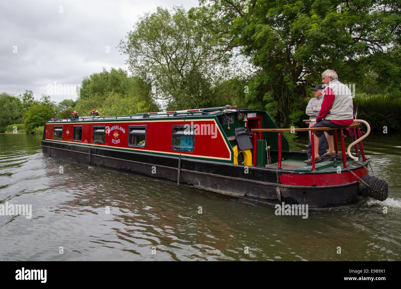 Houseboat river thames hi-res stock photography and images - Alamy