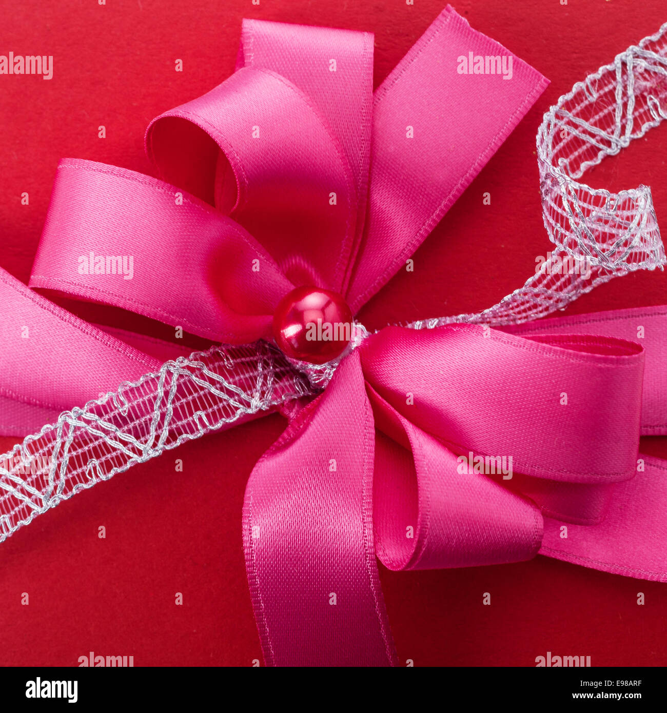 Scarlet present hi-res stock photography and images - Alamy