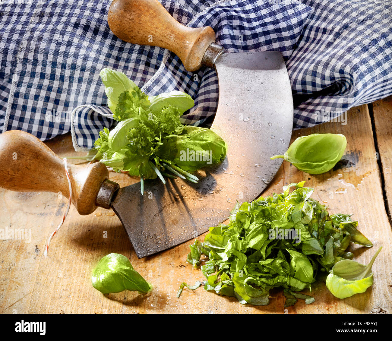 Herbs chopping hi-res stock photography and images - Alamy