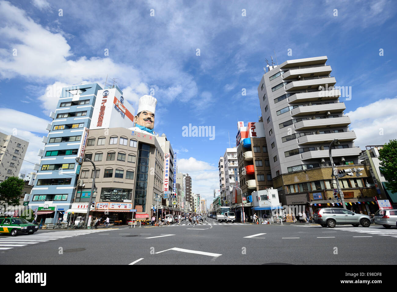 Tokyo unusual buildings hi-res stock photography and images - Alamy