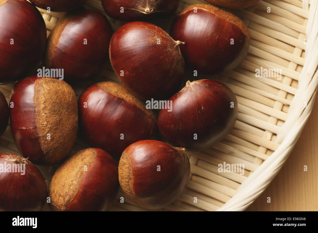 Multiple chestnuts hi-res stock photography and images - Alamy