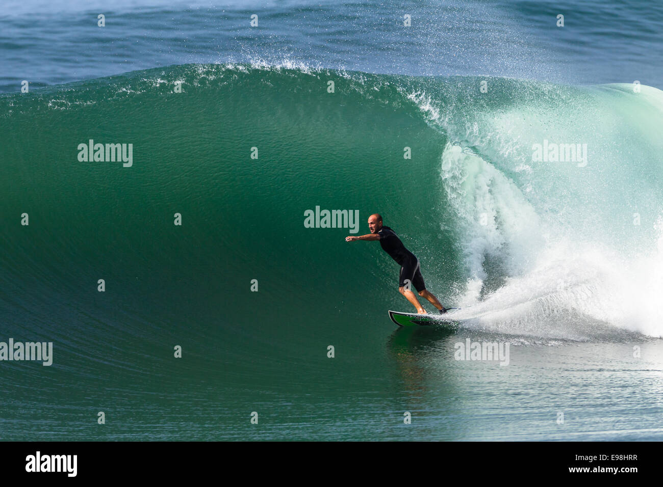 Surfer ocean wave hi-res stock photography and images - Alamy