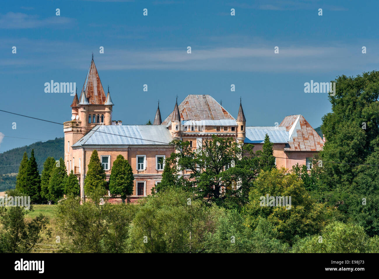 Casteful Kendeffy, 18th century castle, in village of Santamaria-Orlea ...