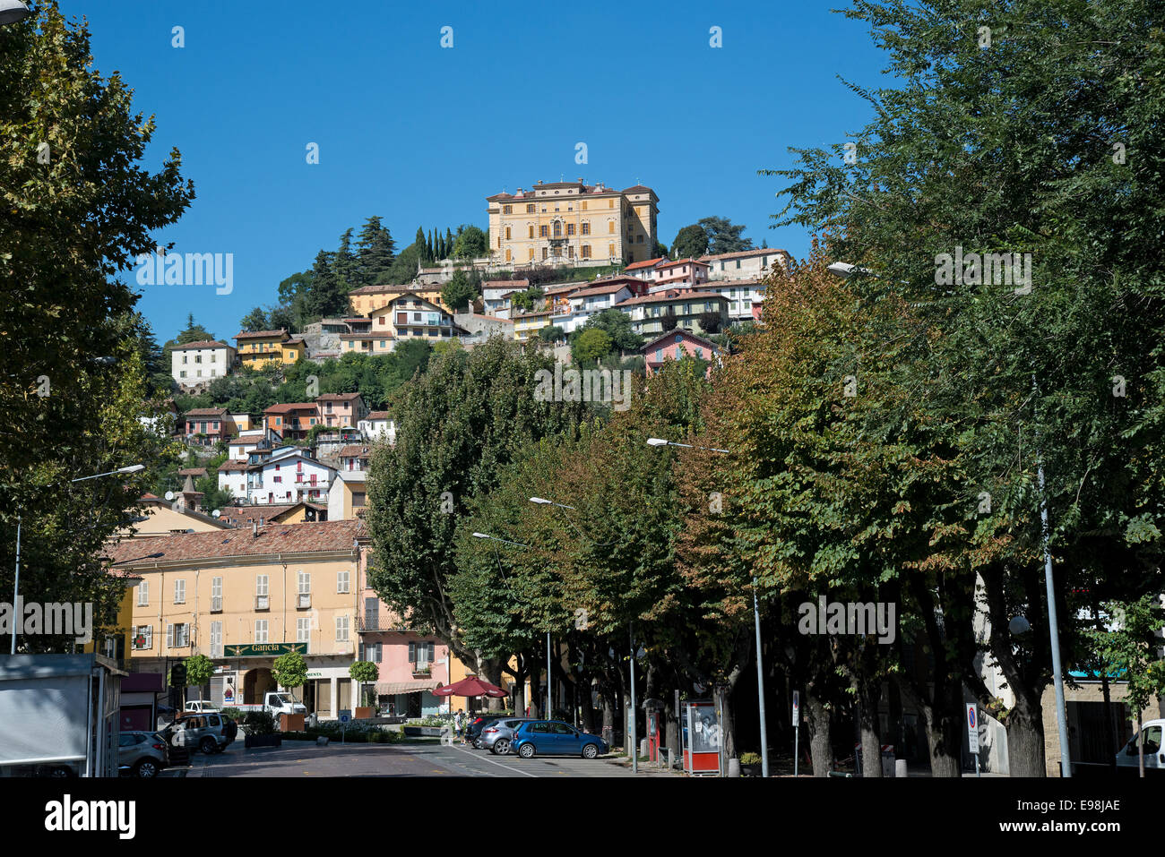 Italy,panorama of vineyards of Piedmont: Langhe-Roero and Monferrato on ...