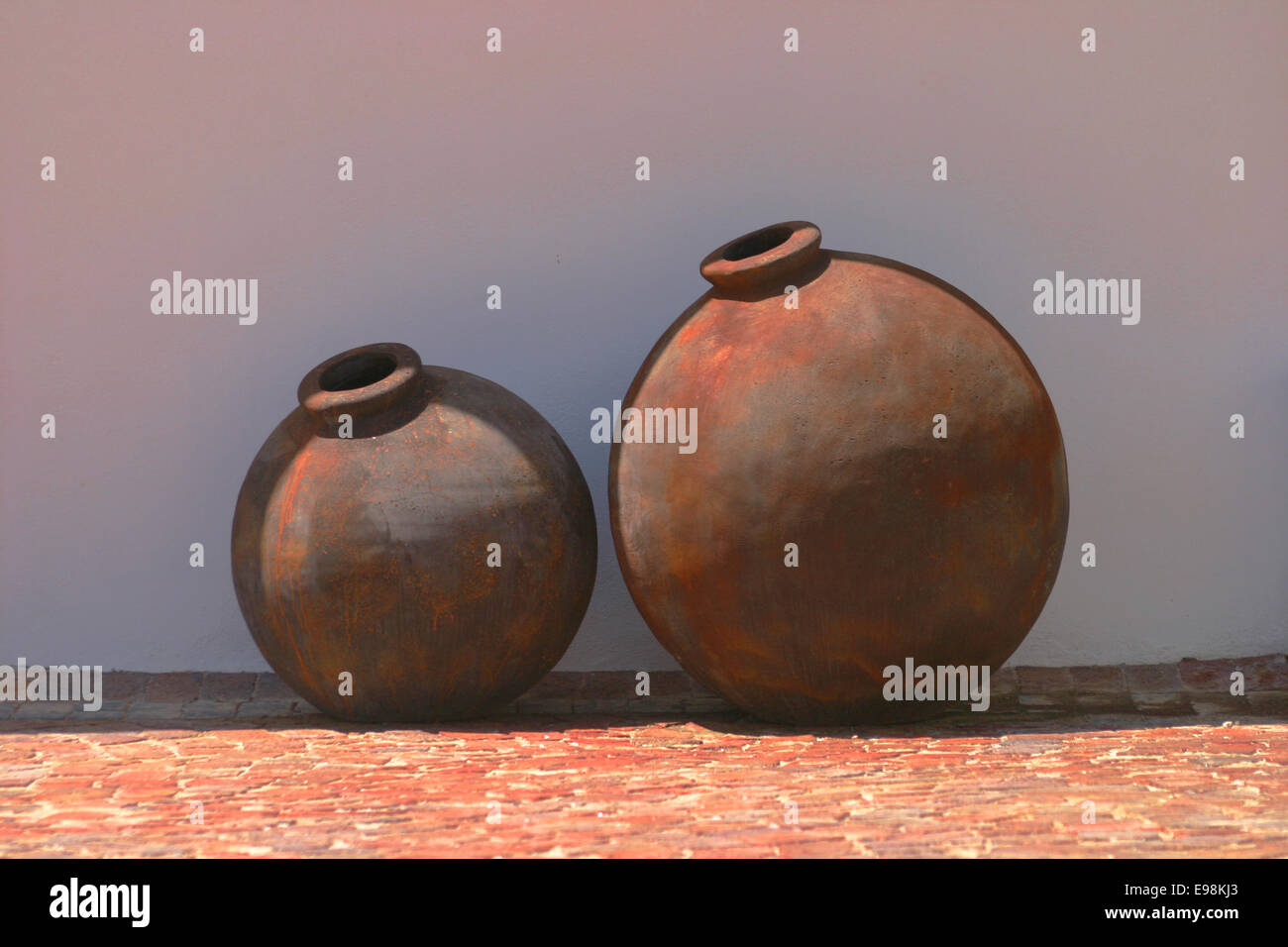 Wine amphora hi-res stock photography and images - Alamy