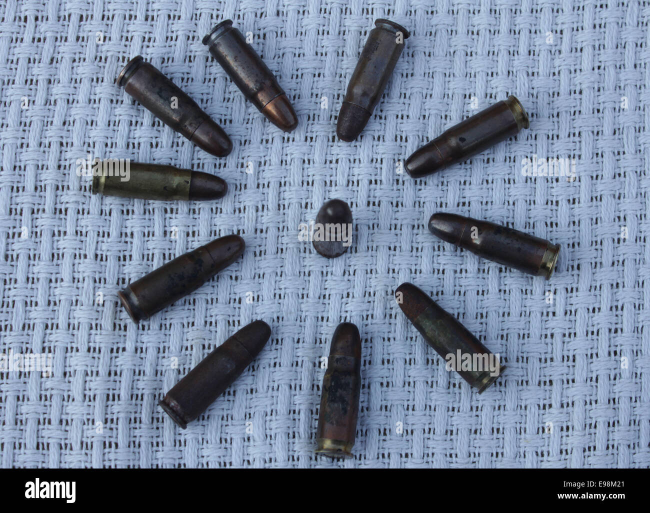 Lahore, Pakistan. 21st Oct, 2014. Pakistani CIA Police Lahore officials ...