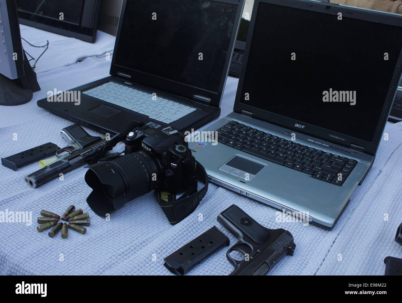 Lahore, Pakistan. 21st Oct, 2014. Pakistani CIA Police Lahore officials ...