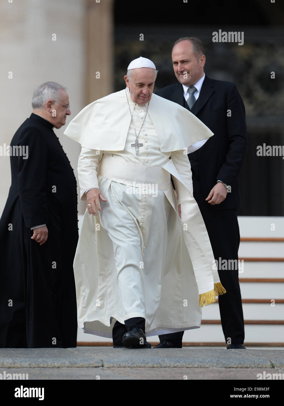 Vatican City. 22nd Oct, 2014. Pope Francis leaves the podium after a ...