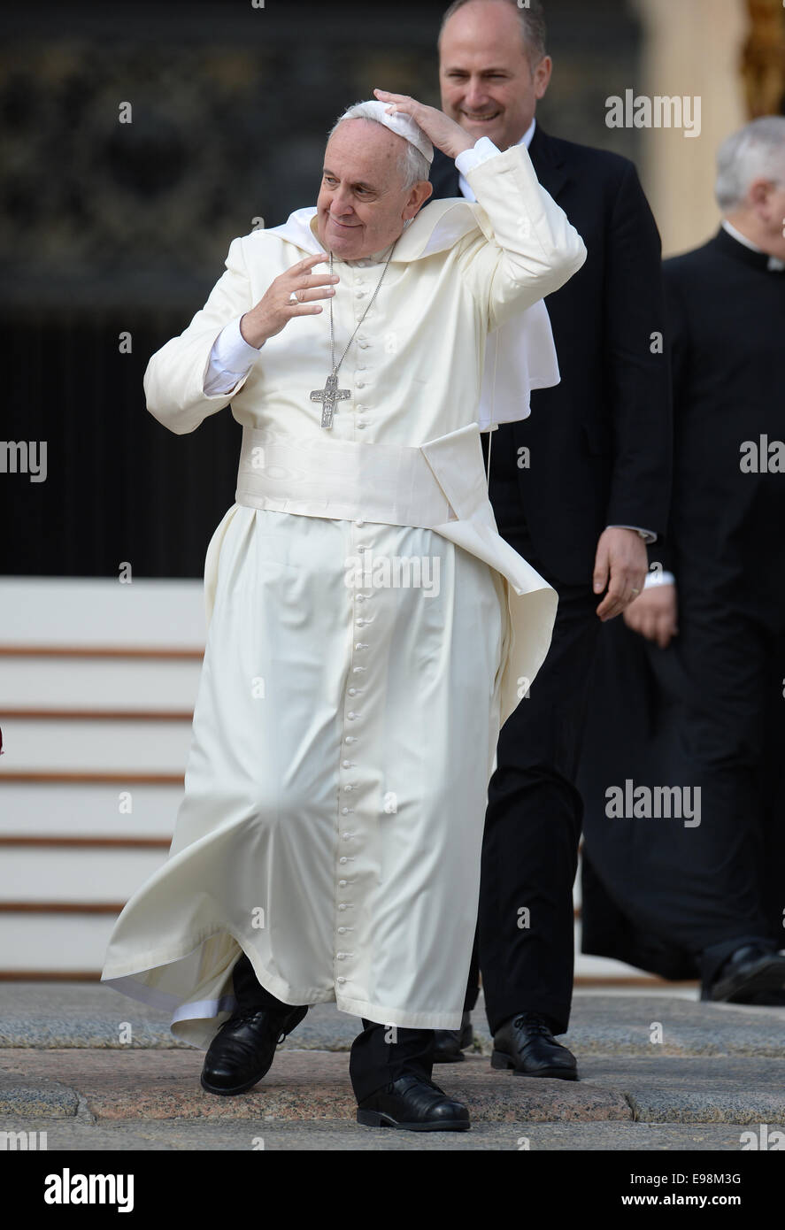 Vatican City. 22nd Oct, 2014. Pope Francis leaves the podium after a ...