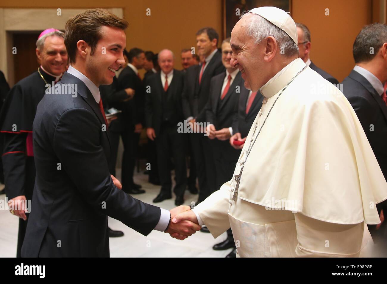 Vatican City, Vatican. 22nd Oct, 2014. HANDOUT - Pope Francis talks to ...