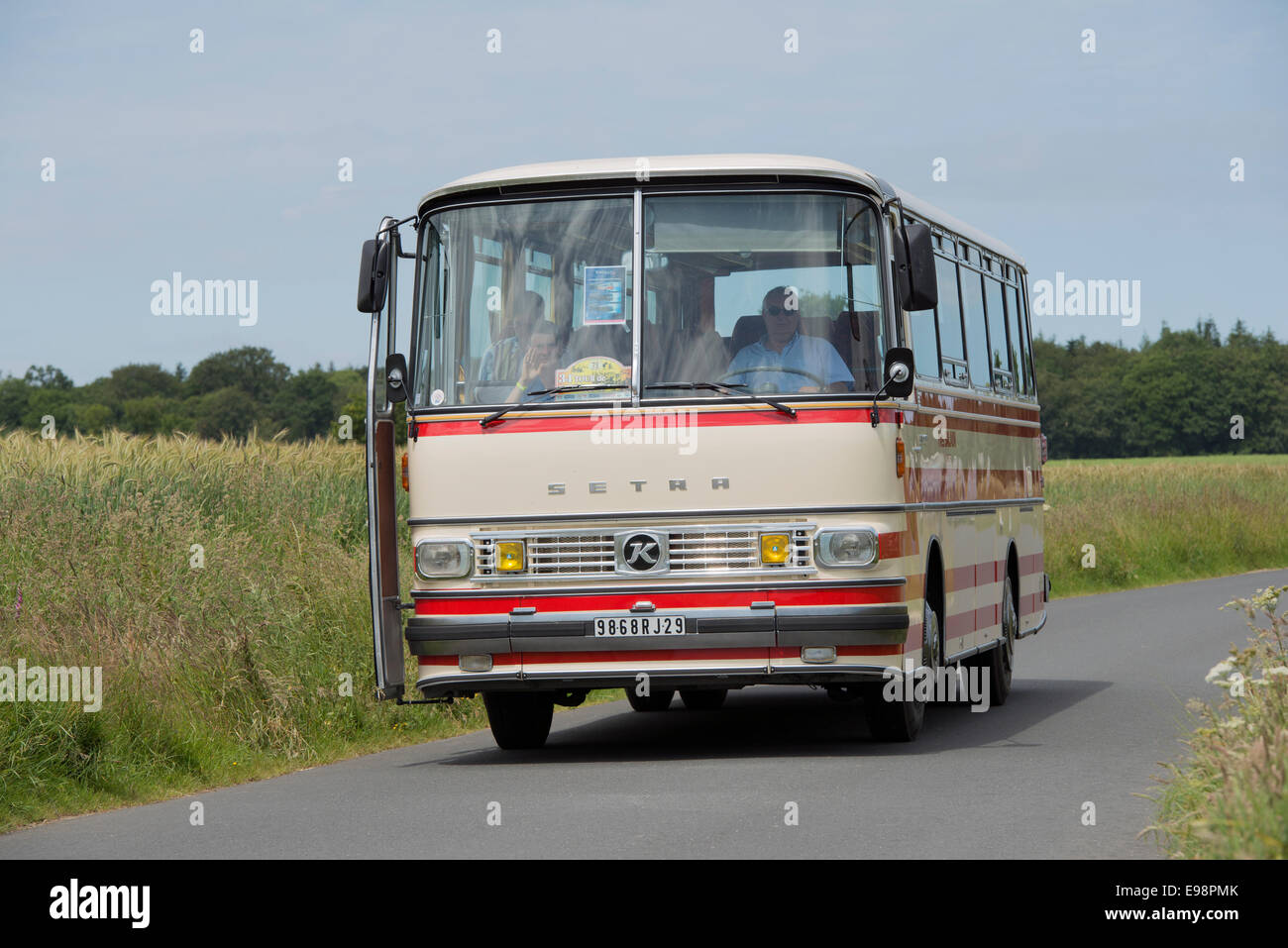 1976 bus hi-res stock photography and images - Alamy