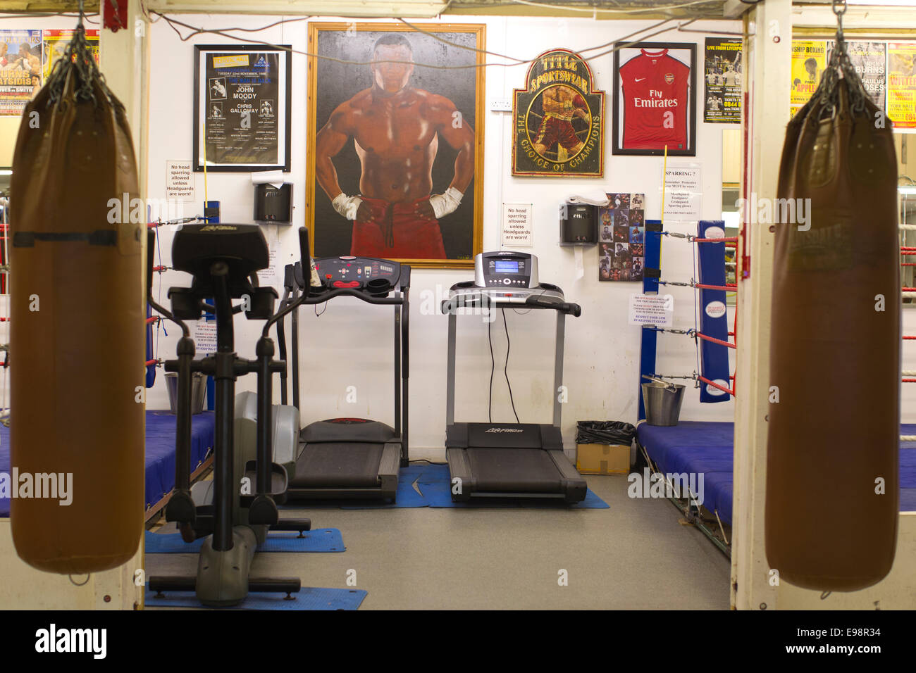 Local boxing gym hi-res stock photography and images - Alamy