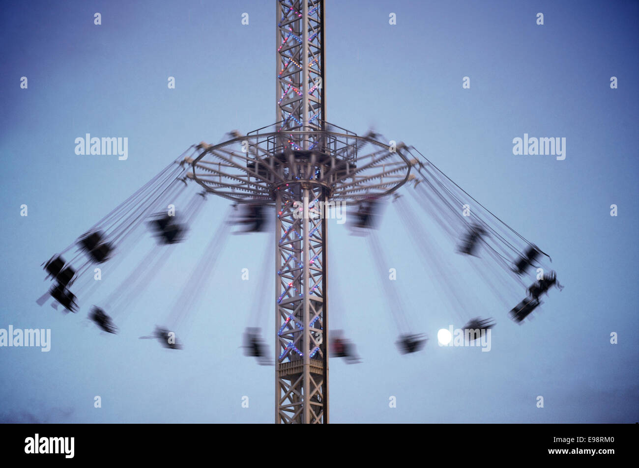 Skyride aerial roundabout, Blackpool Promenade Stock Photo - Alamy