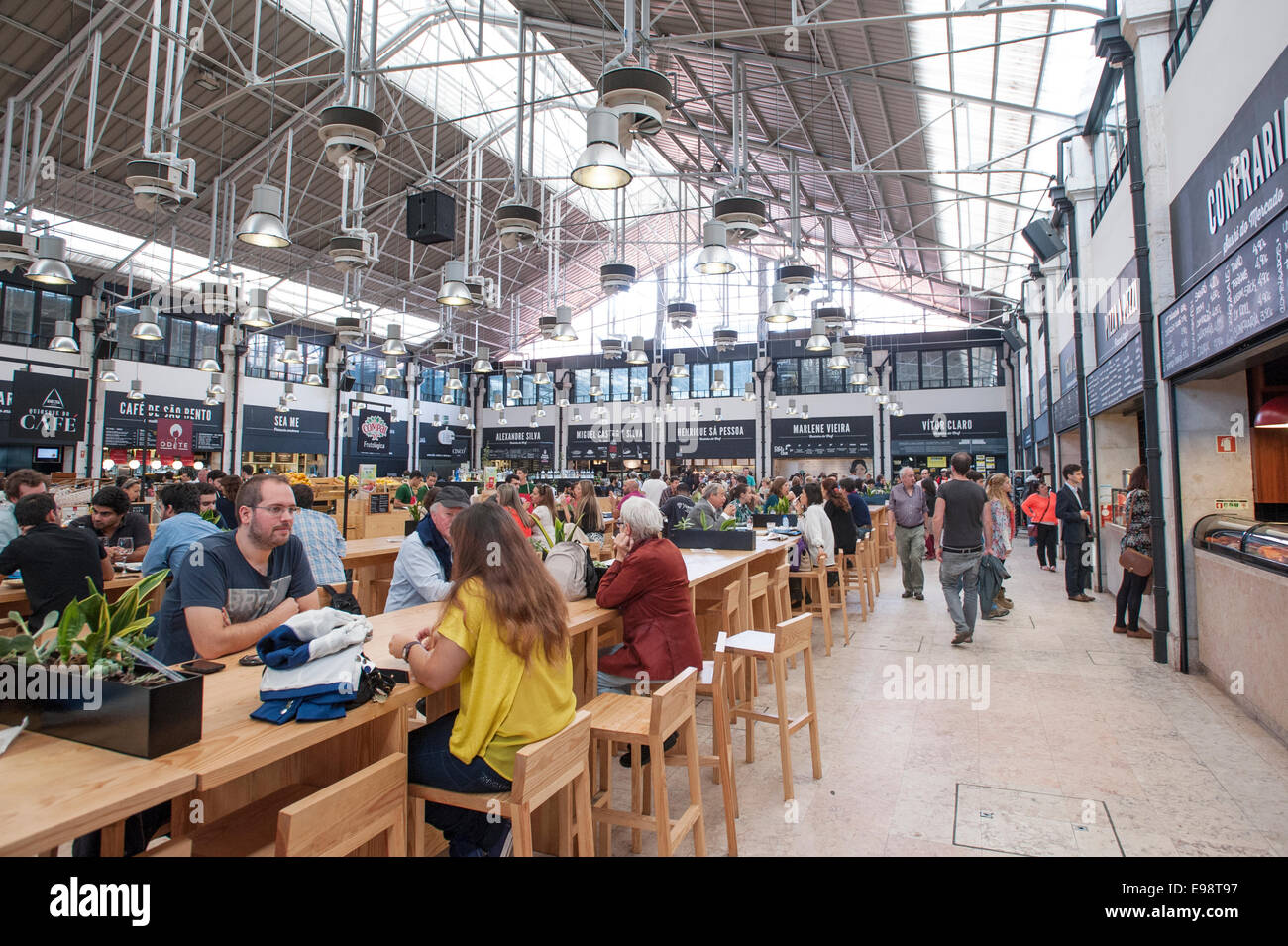 Mercado da Ribeira, Lisbon Stock Photo - Alamy
