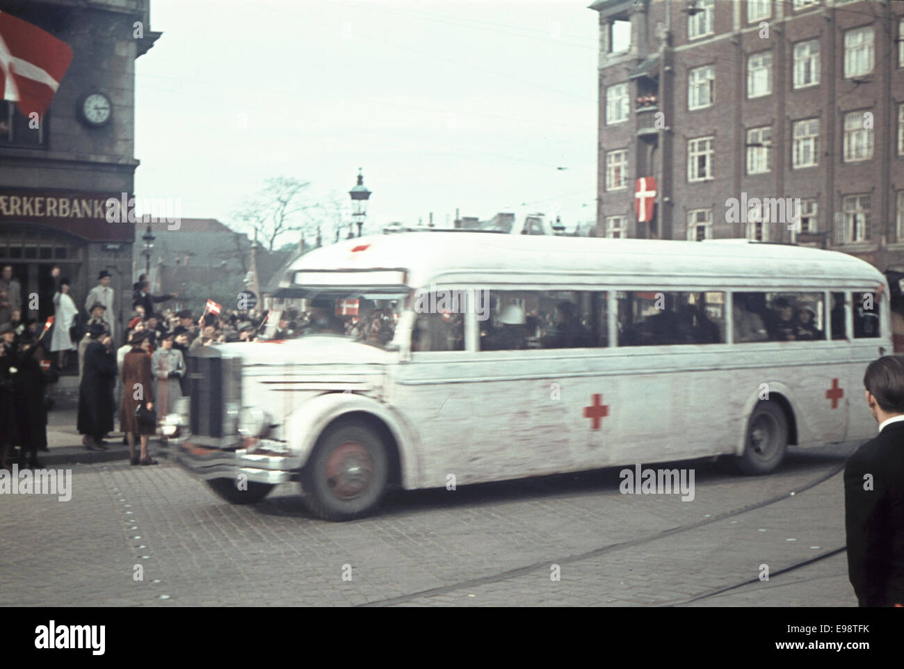 The white buses hi-res stock photography and images - Alamy