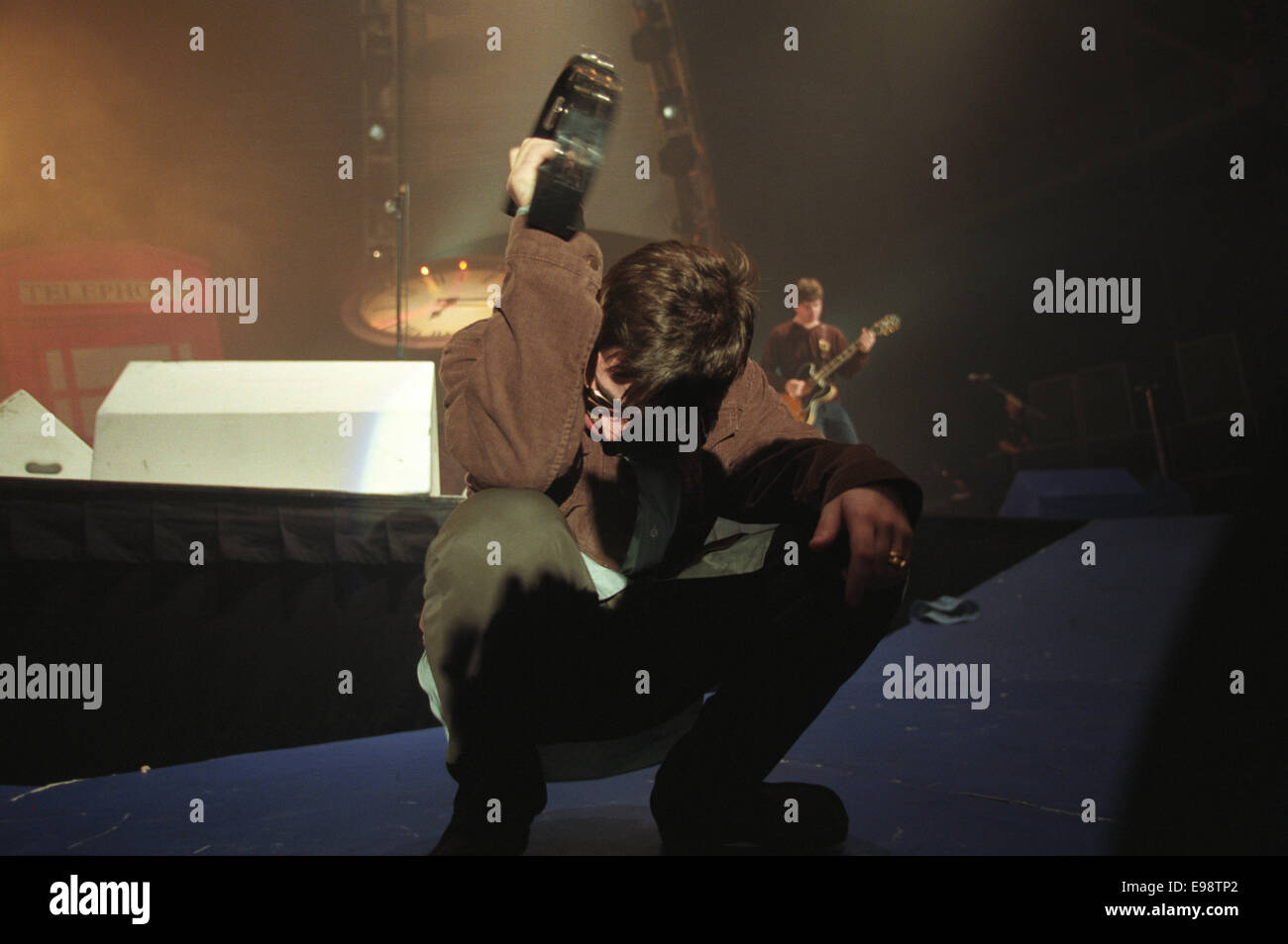 Oasis in concert in Glasgow, Scotland, in 1997 Stock Photo - Alamy