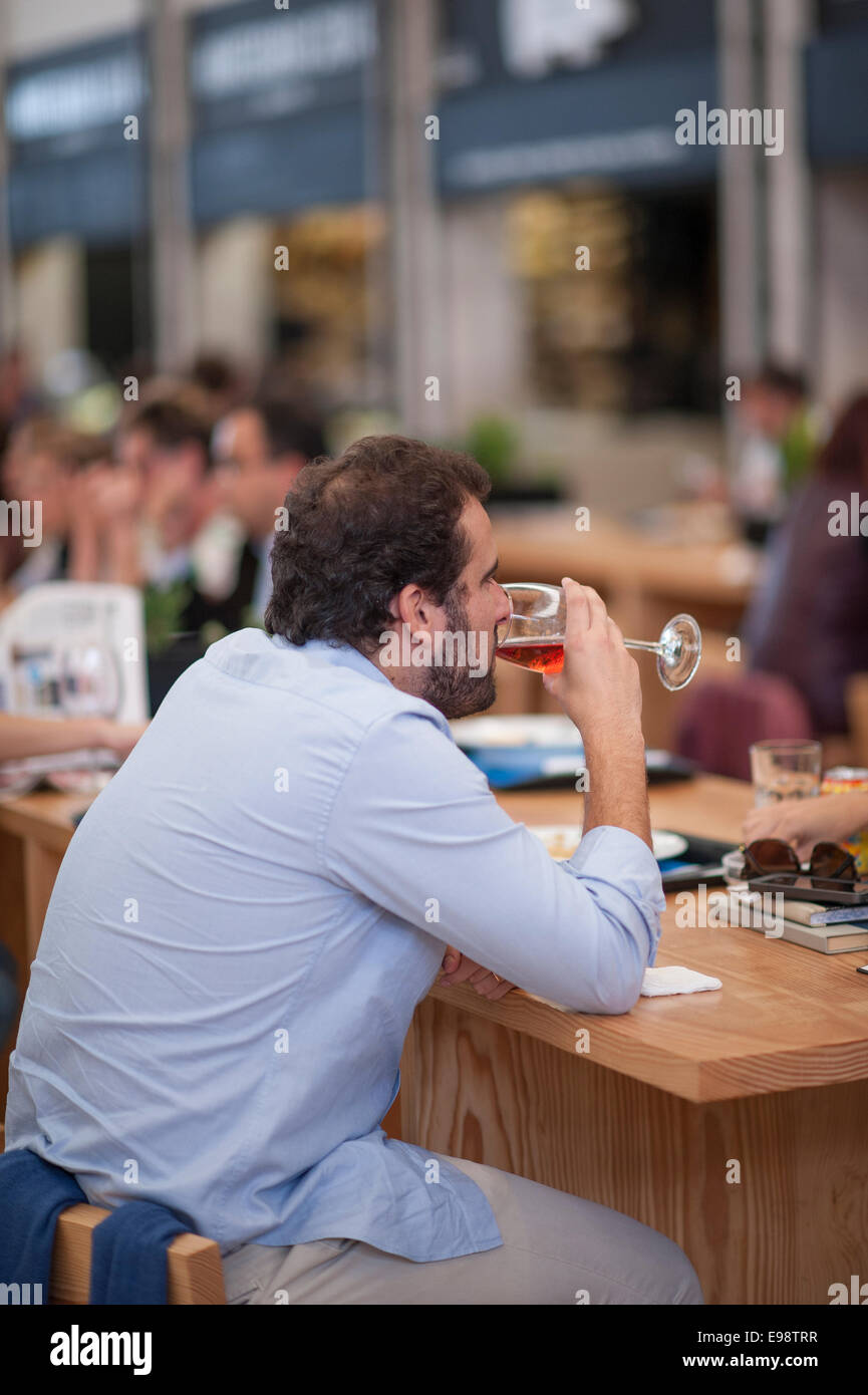 Mercado da Ribeira, Lisbon Stock Photo - Alamy