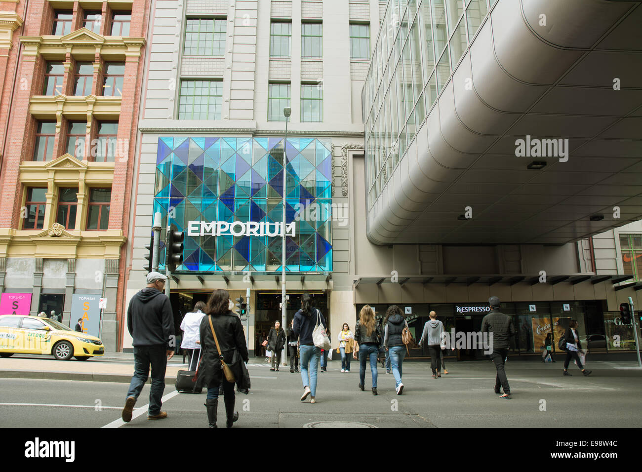 Mall entrance front facade hi-res stock photography and images - Alamy