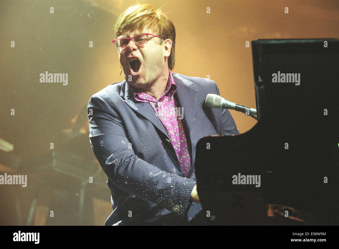 Elton john hi-res stock photography and images - Alamy