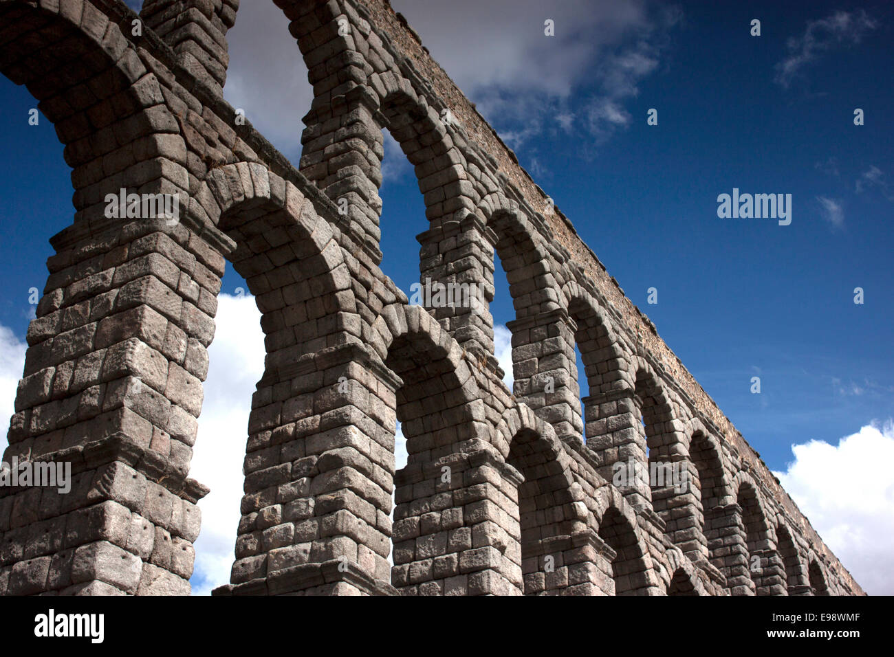 Water acueducto arch hi-res stock photography and images - Alamy