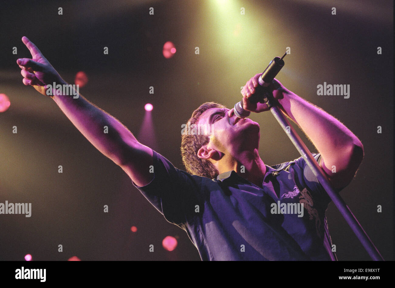 Robbie williams 1999 hi-res stock photography and images - Alamy
