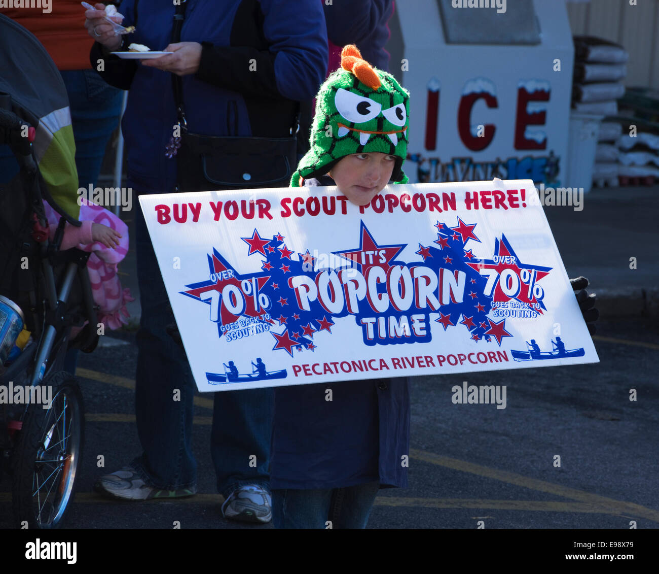 Vendor popcorn hi-res stock photography and images - Alamy
