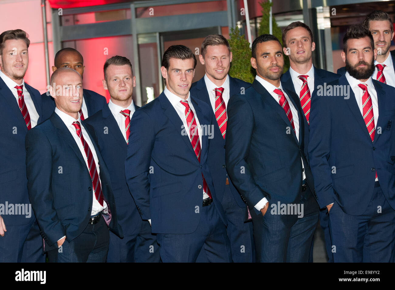 Wales team football bale hi-res stock photography and images - Alamy