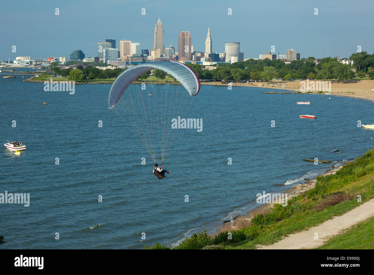 PARAGLIDER DOWNTOWN SKYLINE EDGEWATER PARK CLEVELAND LAKE ERIE CUYAHOGA ...
