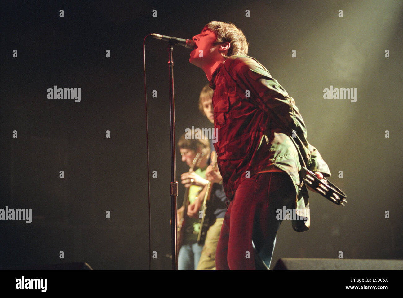 Oasis liam gallagher 2001 hi-res stock photography and images - Alamy
