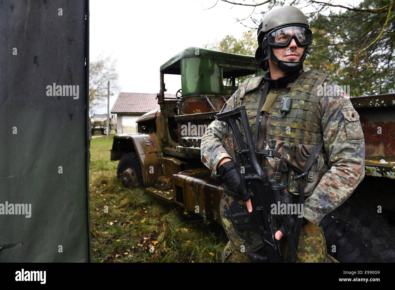 An "infantry soldier of the future," a soldier with the most modern ...